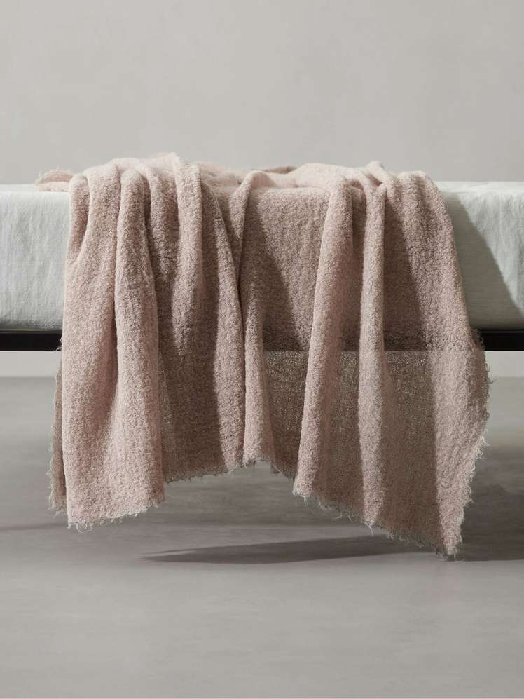 Society — Ted Throw — Throws | Artilleriet