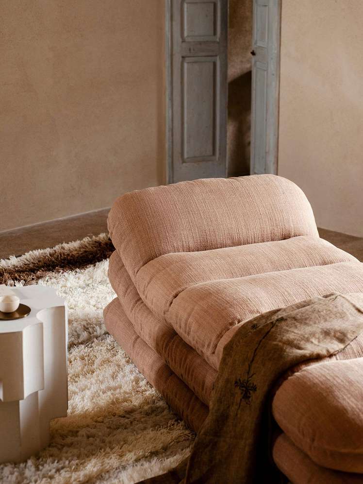 Tacchini — Solar Daybed — Chaise Longues & Daybeds | Artilleriet