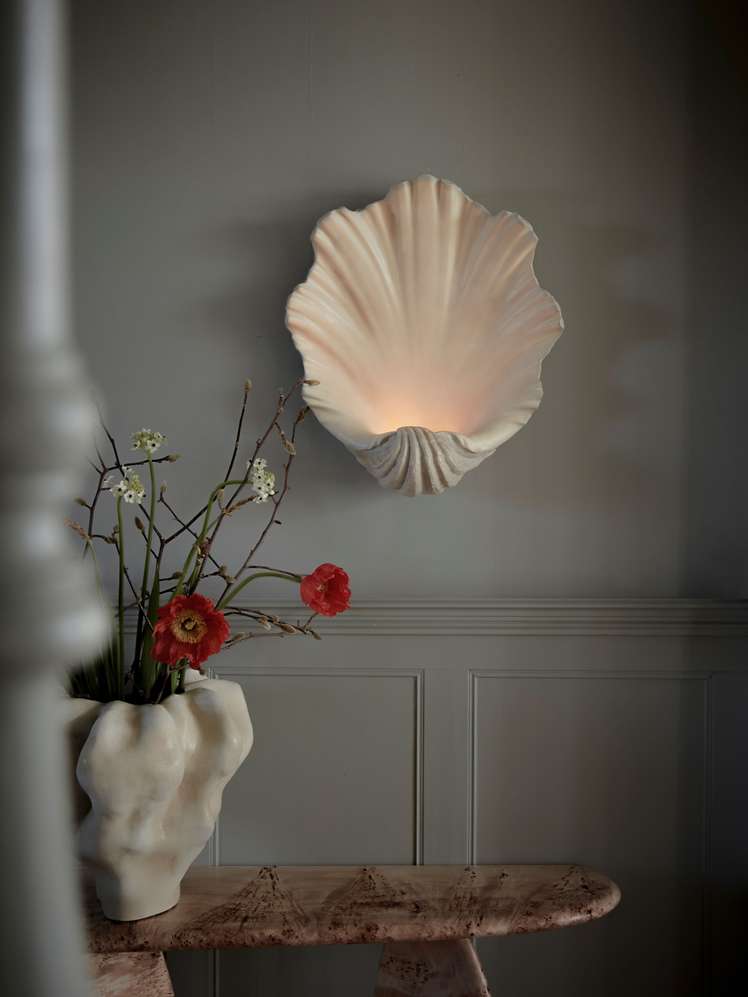 Porta Romana — Scallop Shell Wall Light — Wall lamps | Artilleriet