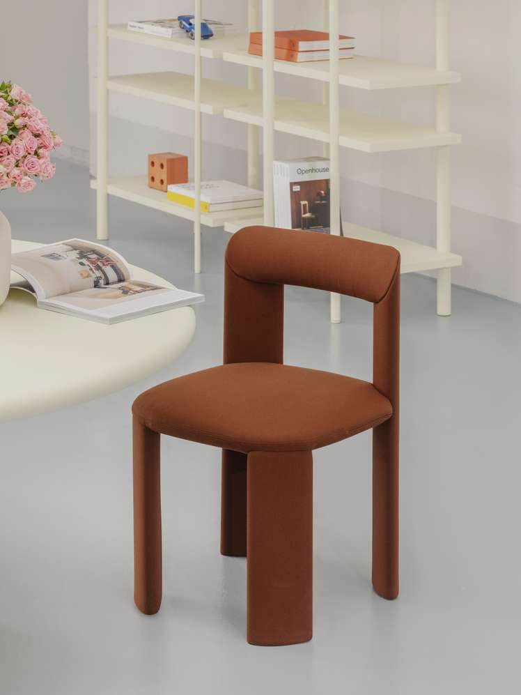 Miniforms — Amia Chair — Upholstered chairs | Artilleriet